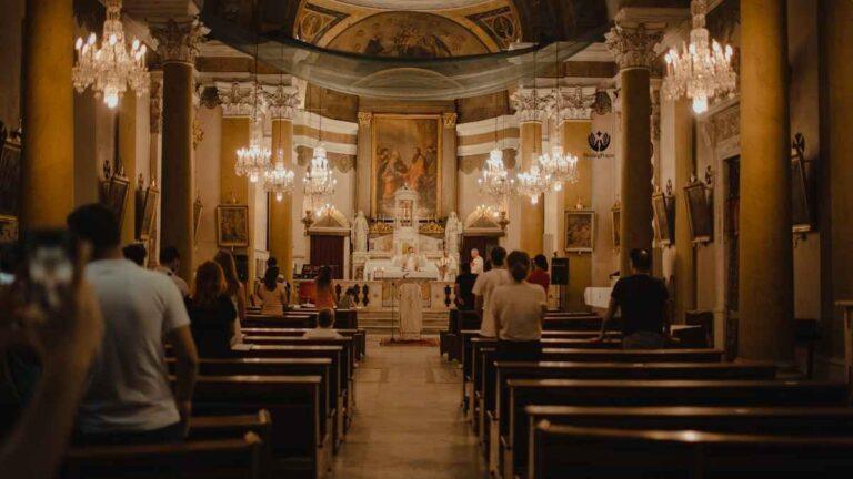 80+ Powerful Closing Prayer for Church Service & Scriptures